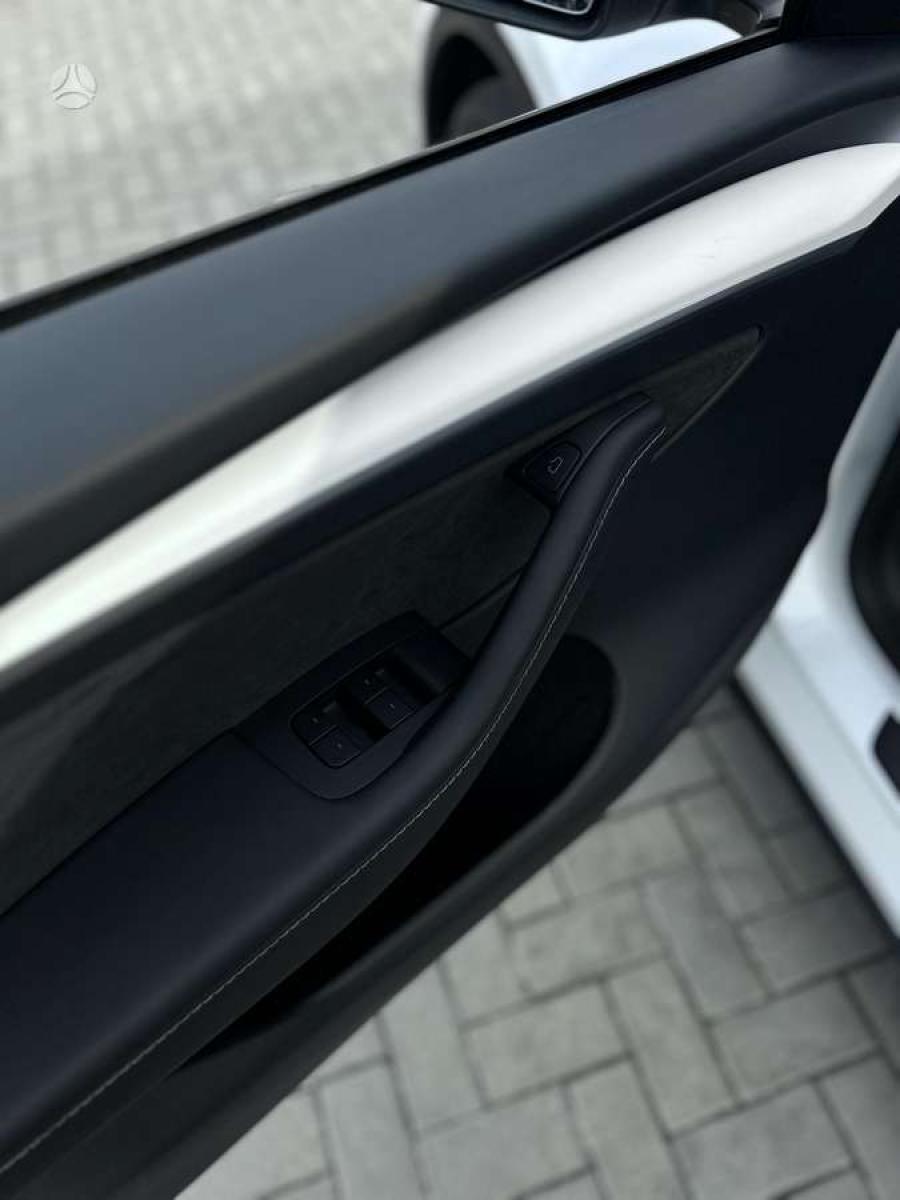 Balts Tesla Model Y 2025 Kauņa, ar dzinēja tilpumu 0.00 L un nobraukumu 7 tūkst. km par 38500 €, foto 21 vietnē AUTOMOTO.COM.LV