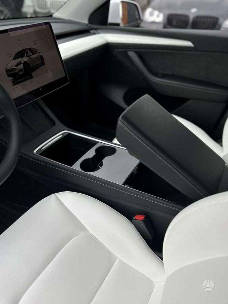 Balts Tesla Model Y 2025 Kauņa, ar dzinēja tilpumu 0.00 L un nobraukumu 7 tūkst. km par 38500 €, foto 28 vietnē AUTOMOTO.COM.LV