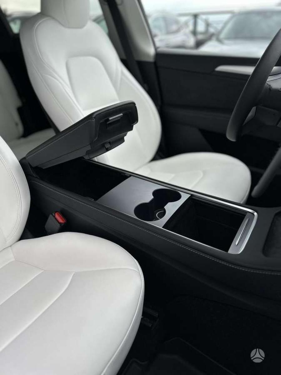 Balts Tesla Model Y 2025 Kauņa, ar dzinēja tilpumu 0.00 L un nobraukumu 7 tūkst. km par 38500 €, foto 29 vietnē AUTOMOTO.COM.LV