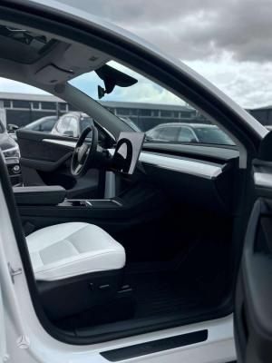 Balts Tesla Model Y 2025 Kauņa, ar dzinēja tilpumu 0.00 L un nobraukumu 7 tūkst. km par 38500 €, foto 31 vietnē AUTOMOTO.COM.LV