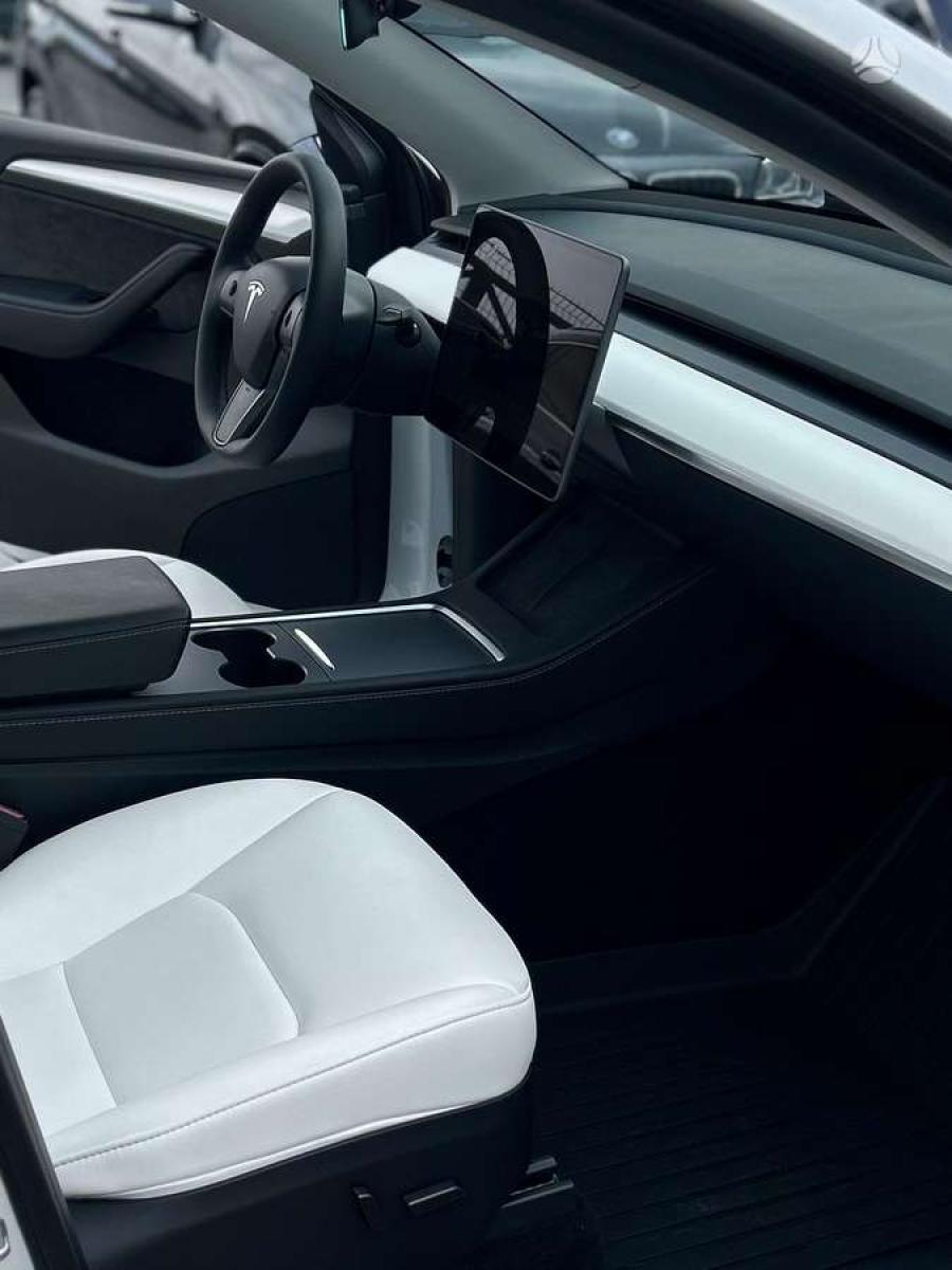 Balts Tesla Model Y 2025 Kauņa, ar dzinēja tilpumu 0.00 L un nobraukumu 7 tūkst. km par 38500 €, foto 32 vietnē AUTOMOTO.COM.LV