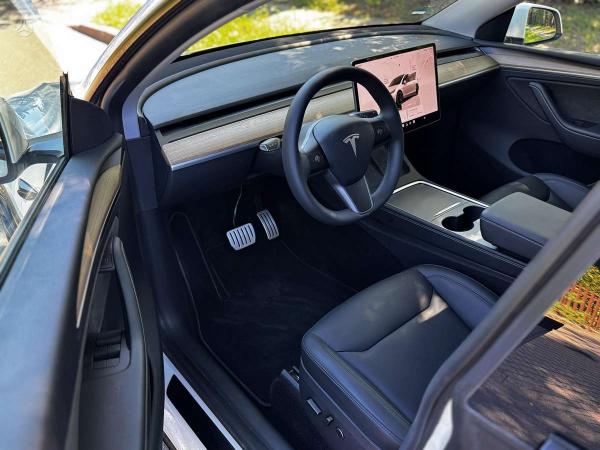 Balts Tesla Model Y 2025 Viļņa, ar dzinēja tilpumu 0.00 L un nobraukumu 18 tūkst. km par 39930 €, foto 9 vietnē AUTOMOTO.COM.LV