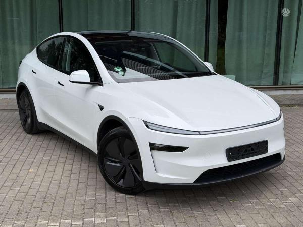Белый Тесла Модель Y 2025 в Каунас, объемом двигателя 0.00 л и пробегом 40 тыс. км за 40414 €, фото 4 на AUTOMOTO.COM.LV