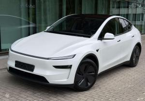 White Tesla Model Y 2025 in Kaunas, with an engine capacity of 0.00 L and mileage of 40 thousand km for 40414 €, photo 8 on AUTOMOTO.COM.LV