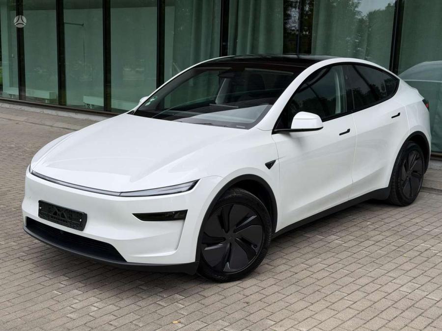 White Tesla Model Y 2025 in Kaunas, with an engine capacity of 0.00 L and mileage of 40 thousand km for 40414 €, photo 12 on AUTOMOTO.COM.LV