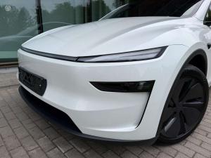 White Tesla Model Y 2025 in Kaunas, with an engine capacity of 0.00 L and mileage of 40 thousand km for 40414 €, photo 17 on AUTOMOTO.COM.LV