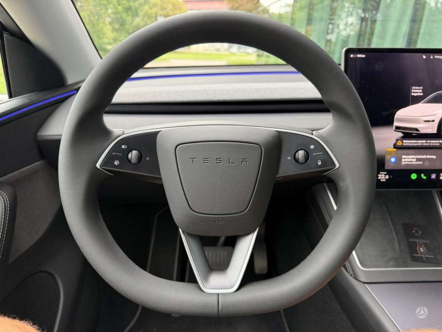 White Tesla Model Y 2025 in Kaunas, with an engine capacity of 0.00 L and mileage of 40 thousand km for 40414 €, photo 25 on AUTOMOTO.COM.LV