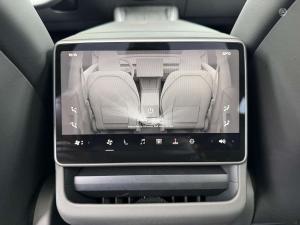 White Tesla Model Y 2025 in Kaunas, with an engine capacity of 0.00 L and mileage of 40 thousand km for 40414 €, photo 28 on AUTOMOTO.COM.LV