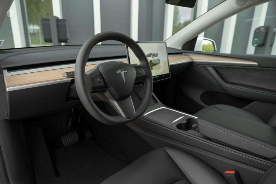 Белый Тесла Модель Y 2025 в Вильнюс, объемом двигателя 0.00 л и пробегом 3 тыс. км за 43900 €, фото 18 на AUTOMOTO.COM.LV