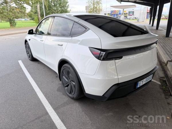 Белый Тесла Модель Y 2025 в Рига, объемом двигателя 0.00 л и пробегом 22 тыс. км за 47500 €, фото 7 на AUTOMOTO.COM.LV