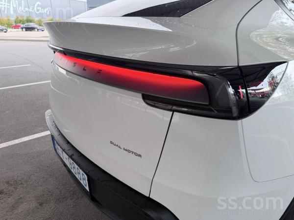 Белый Тесла Модель Y 2025 в Рига, объемом двигателя 0.00 л и пробегом 22 тыс. км за 47500 €, фото 8 на AUTOMOTO.COM.LV