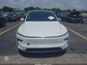 White Tesla Model Y 2026 in Klaipeda, with an engine capacity of 0.00 L and mileage of 13 thousand km for 18500 €, photo 7 on AUTOMOTO.COM.LV
