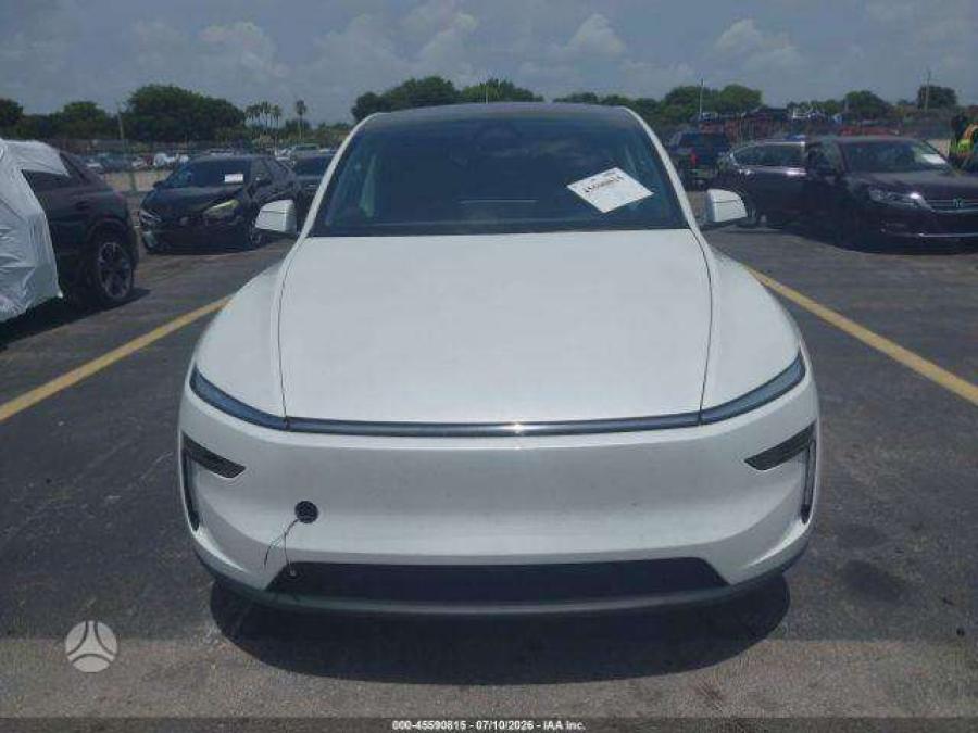 White Tesla Model Y 2026 in Klaipeda, with an engine capacity of 0.00 L and mileage of 13 thousand km for 18500 €, photo 12 on AUTOMOTO.COM.LV