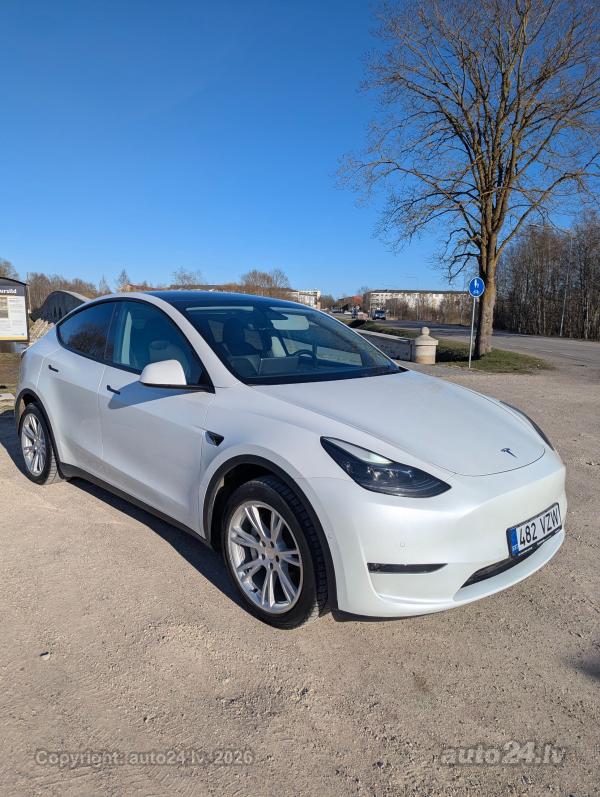 Balts Tesla Model Y 2021 Tallina, ar dzinēja tilpumu 0.00 L un nobraukumu 285 tūkst. km par 26900 €, foto 1 vietnē AUTOMOTO.COM.LV