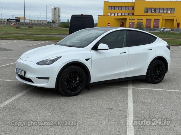 Balts Tesla Model Y 2021 Tallina, ar dzinēja tilpumu 0.00 L un nobraukumu 133 tūkst. km par 28999 €, foto 3 vietnē AUTOMOTO.COM.LV