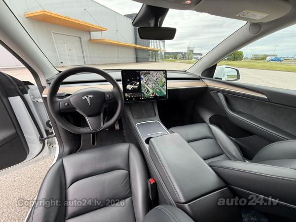 Balts Tesla Model Y 2021 Tallina, ar dzinēja tilpumu 0.00 L un nobraukumu 133 tūkst. km par 28999 €, foto 10 vietnē AUTOMOTO.COM.LV