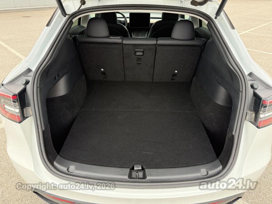 Balts Tesla Model Y 2021 Tallina, ar dzinēja tilpumu 0.00 L un nobraukumu 133 tūkst. km par 28999 €, foto 16 vietnē AUTOMOTO.COM.LV