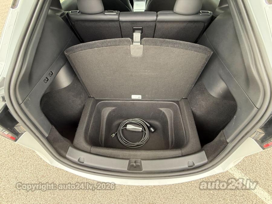 Balts Tesla Model Y 2021 Tallina, ar dzinēja tilpumu 0.00 L un nobraukumu 133 tūkst. km par 28999 €, foto 17 vietnē AUTOMOTO.COM.LV