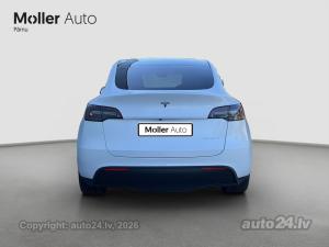 Белый Тесла Модель Y 2021 в Пярну, объемом двигателя 0.00 л и пробегом 136 тыс. км за 31900 €, фото 5 на AUTOMOTO.COM.LV