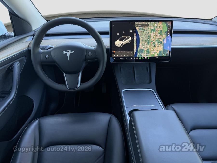 Белый Тесла Модель Y 2021 в Пярну, объемом двигателя 0.00 л и пробегом 136 тыс. км за 31900 €, фото 7 на AUTOMOTO.COM.LV
