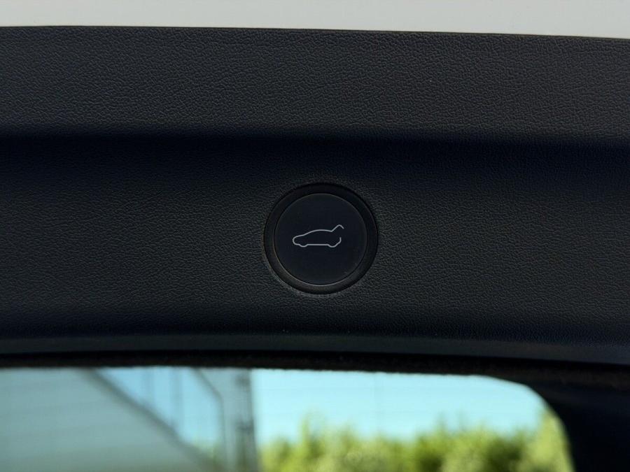 Balts Tesla Model Y 2021 Pērnava, ar dzinēja tilpumu 0.00 L un nobraukumu 136 tūkst. km par 30900 €, foto 18 vietnē AUTOMOTO.COM.LV