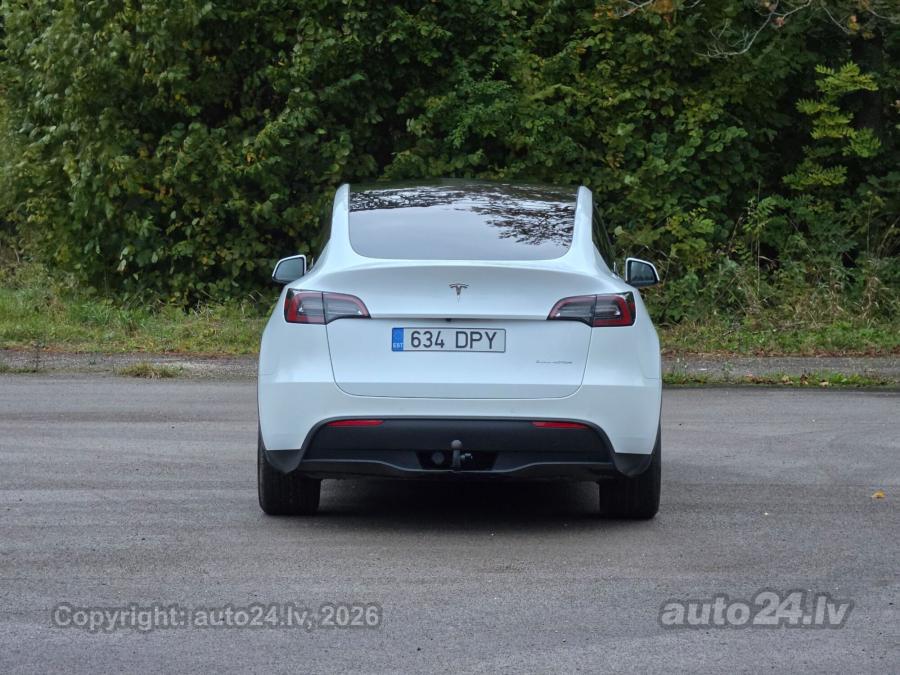 Balts Tesla Model Y 2021 Pērnava, ar dzinēja tilpumu 0.00 L un nobraukumu 127 tūkst. km par 28990 €, foto 6 vietnē AUTOMOTO.COM.LV