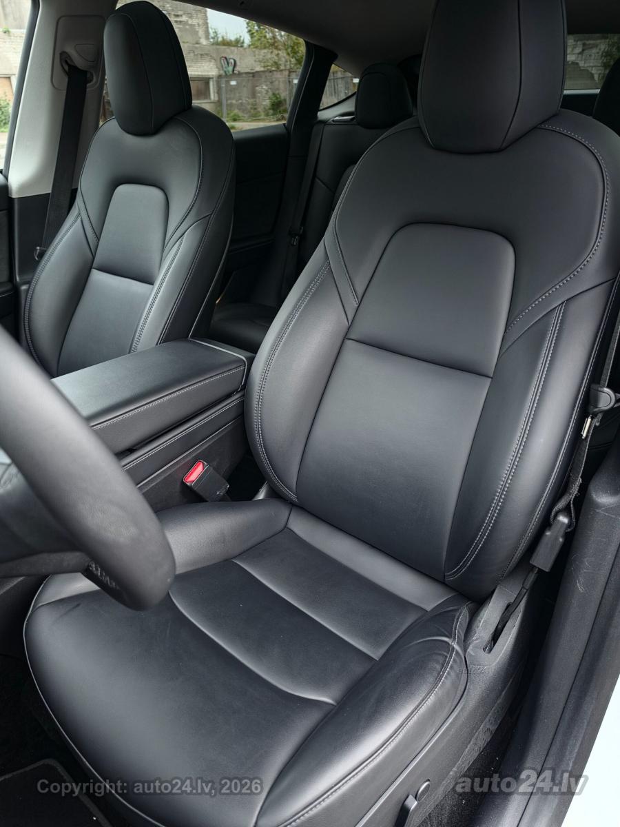 Balts Tesla Model Y 2021 Pērnava, ar dzinēja tilpumu 0.00 L un nobraukumu 127 tūkst. km par 28990 €, foto 11 vietnē AUTOMOTO.COM.LV
