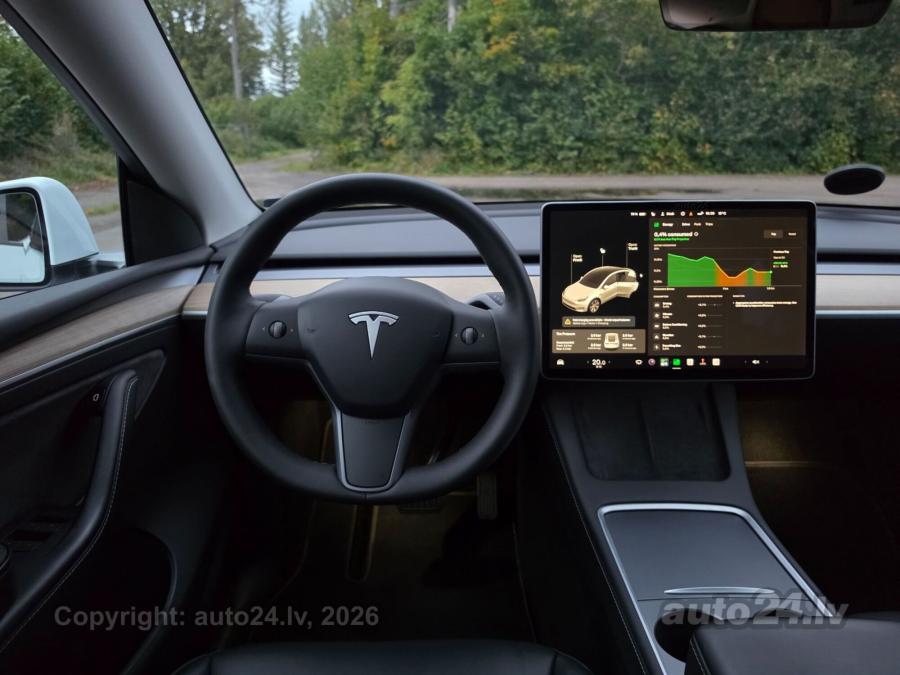 Balts Tesla Model Y 2021 Pērnava, ar dzinēja tilpumu 0.00 L un nobraukumu 127 tūkst. km par 28990 €, foto 12 vietnē AUTOMOTO.COM.LV