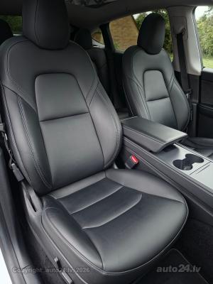 Balts Tesla Model Y 2021 Pērnava, ar dzinēja tilpumu 0.00 L un nobraukumu 127 tūkst. km par 28990 €, foto 14 vietnē AUTOMOTO.COM.LV
