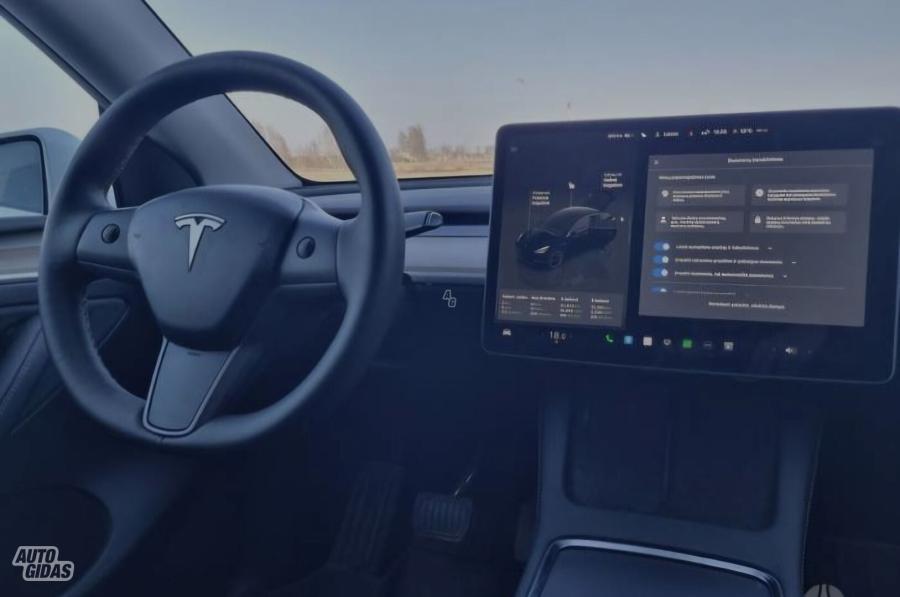White Tesla Model Y 2022 in Siauliai, with an engine capacity of 0.00 L and mileage of 100 thousand km for 27500 €, photo 20 on AUTOMOTO.COM.LV