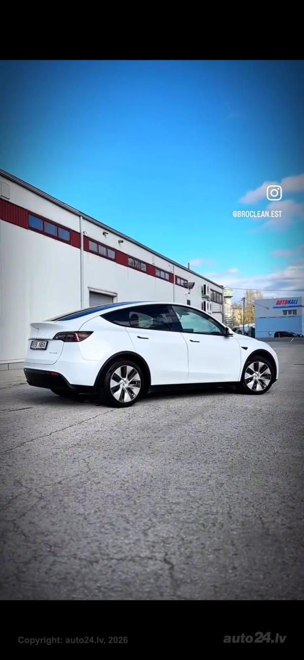 White Tesla Model Y 2022 in Tallinn, with an engine capacity of 0.00 L and mileage of 72 thousand km for 34000 €, photo 9 on AUTOMOTO.COM.LV