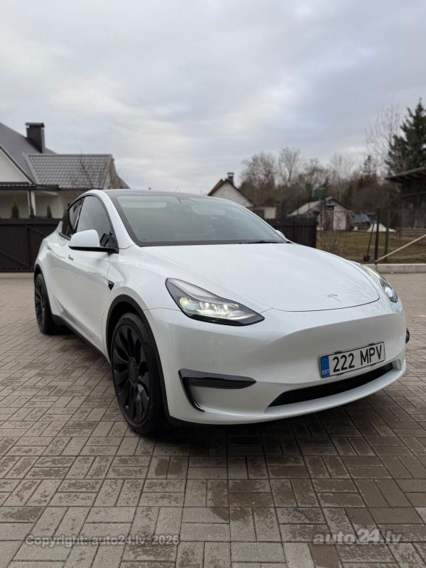 Balts Tesla Model Y 2022 Tallina, ar dzinēja tilpumu 0.00 L un nobraukumu 74 tūkst. km par 37000 €, foto  vietnē AUTOMOTO.COM.LV