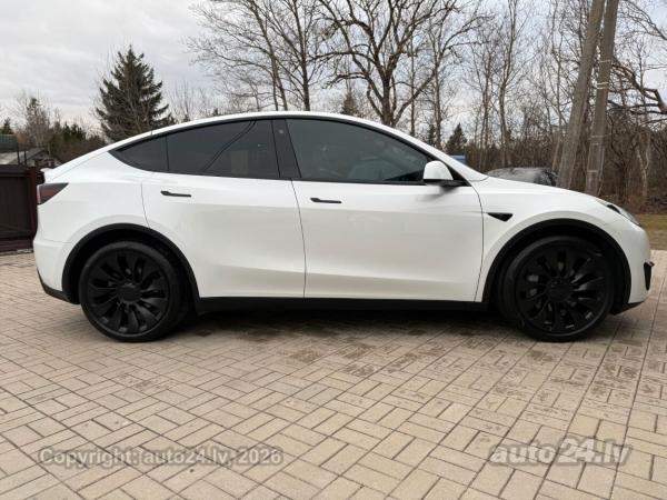 Balts Tesla Model Y 2022 Tallina, ar dzinēja tilpumu 0.00 L un nobraukumu 74 tūkst. km par 37000 €, foto 6 vietnē AUTOMOTO.COM.LV