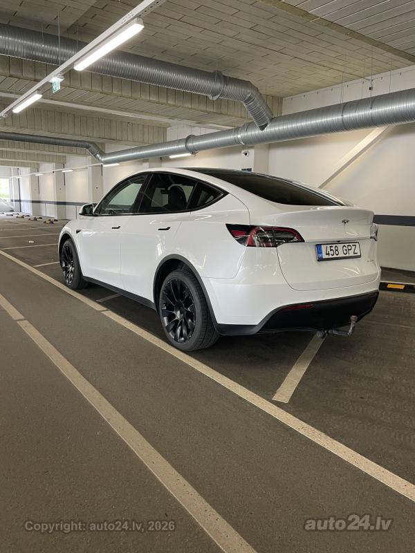 Balts Tesla Model Y 2022 Tallina, ar dzinēja tilpumu 0.00 L un nobraukumu 80 tūkst. km par 32500 €, foto 2 vietnē AUTOMOTO.COM.LV
