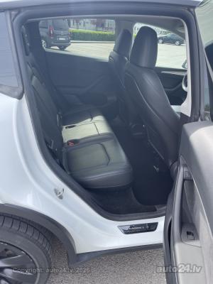 Balts Tesla Model Y 2022 Tallina, ar dzinēja tilpumu 0.00 L un nobraukumu 80 tūkst. km par 32500 €, foto 8 vietnē AUTOMOTO.COM.LV