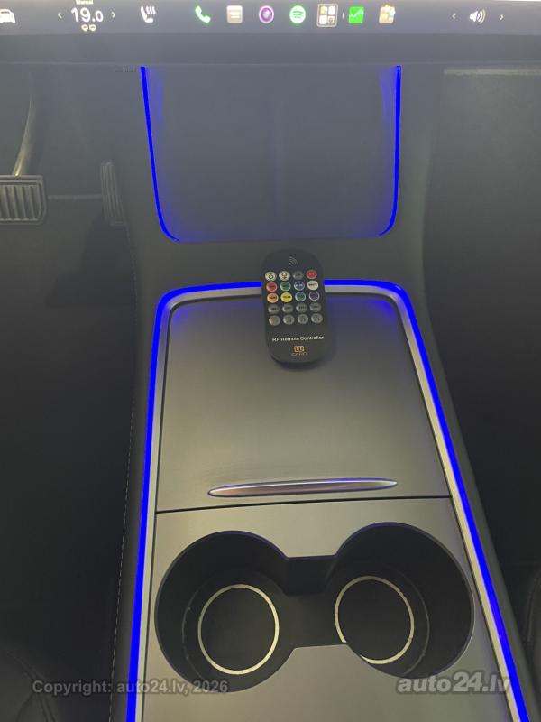 Balts Tesla Model Y 2022 Tallina, ar dzinēja tilpumu 0.00 L un nobraukumu 80 tūkst. km par 32500 €, foto 9 vietnē AUTOMOTO.COM.LV