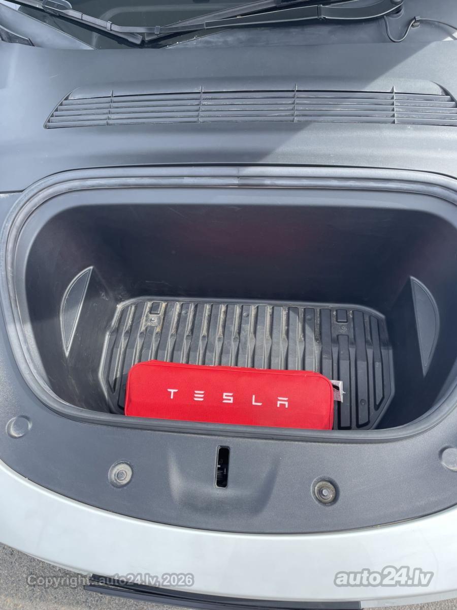 Balts Tesla Model Y 2022 Tallina, ar dzinēja tilpumu 0.00 L un nobraukumu 80 tūkst. km par 32500 €, foto 16 vietnē AUTOMOTO.COM.LV