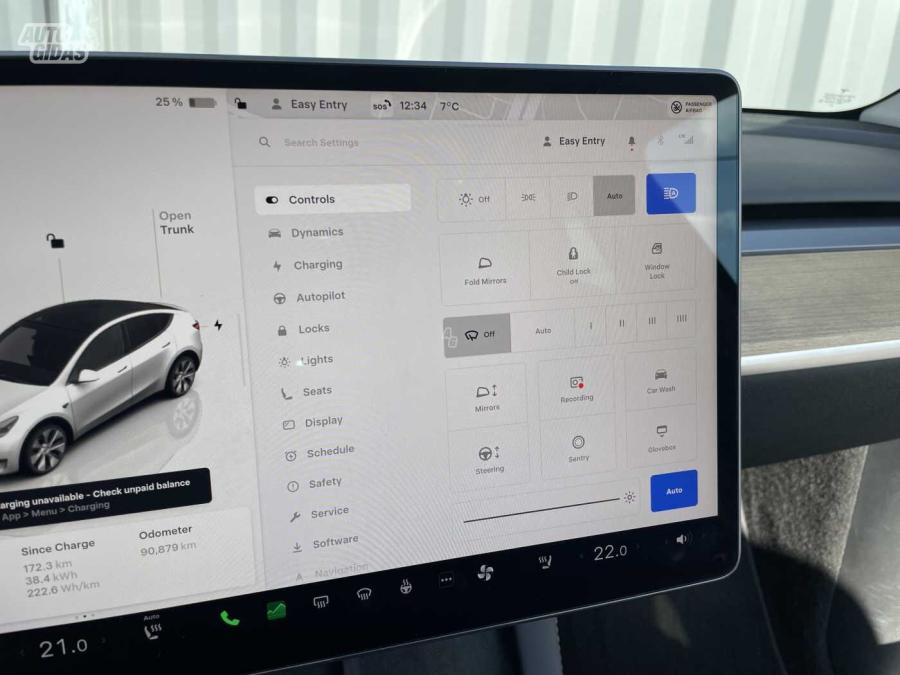 White Tesla Model Y 2022 in Vilnius, with an engine capacity of 0.00 L and mileage of 91 thousand km for 31500 €, photo 13 on AUTOMOTO.COM.LV