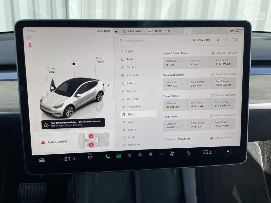 White Tesla Model Y 2022 in Vilnius, with an engine capacity of 0.00 L and mileage of 91 thousand km for 31500 €, photo 16 on AUTOMOTO.COM.LV