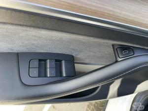 White Tesla Model Y 2022 in Vilnius, with an engine capacity of 0.00 L and mileage of 91 thousand km for 31500 €, photo 19 on AUTOMOTO.COM.LV