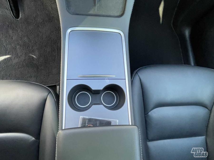 White Tesla Model Y 2022 in Vilnius, with an engine capacity of 0.00 L and mileage of 91 thousand km for 31500 €, photo 20 on AUTOMOTO.COM.LV