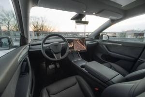 White Tesla Model Y 2022 in Riga, with an engine capacity of 0.00 L and mileage of 30 thousand km for 39000 €, photo 28 on AUTOMOTO.COM.LV
