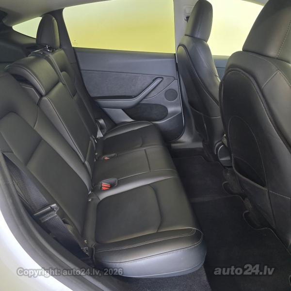 Balts Tesla Model Y 2022 Tartu, ar dzinēja tilpumu 0.00 L un nobraukumu 74 tūkst. km par 36000 €, foto 6 vietnē AUTOMOTO.COM.LV