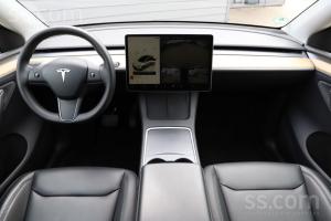 Белый Тесла Модель Y 2022 в Тукумс, объемом двигателя 0.00 л и пробегом 107 тыс. км за 30000 €, фото 8 на AUTOMOTO.COM.LV