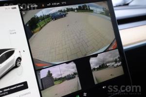 Белый Тесла Модель Y 2022 в Тукумс, объемом двигателя 0.00 л и пробегом 107 тыс. км за 30000 €, фото 10 на AUTOMOTO.COM.LV