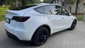 Balts Tesla Model Y 2022 Cēsis, ar dzinēja tilpumu 0.00 L un nobraukumu 124 tūkst. km par 29990 €, foto 4 vietnē AUTOMOTO.COM.LV