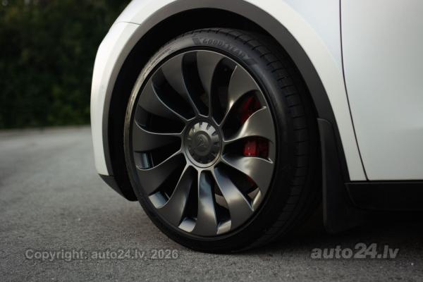 Balts Tesla Model Y 2022 Pērnava, ar dzinēja tilpumu 0.00 L un nobraukumu 145 tūkst. km par 33990 €, foto 9 vietnē AUTOMOTO.COM.LV