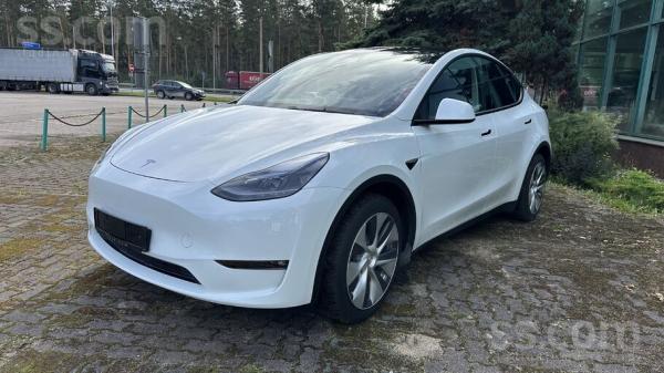 Белый Тесла Модель Y 2022 в Рига, объемом двигателя 0.00 л и пробегом 0 тыс. км за 26000 €, фото 4 на AUTOMOTO.COM.LV