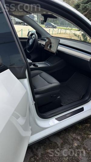Balts Tesla Model Y 2022 Rīga, ar dzinēja tilpumu 0.00 L un nobraukumu 0 tūkst. km par 26000 €, foto 28 vietnē AUTOMOTO.COM.LV