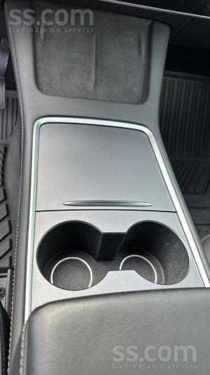 Balts Tesla Model Y 2022 Rīga, ar dzinēja tilpumu 0.00 L un nobraukumu 0 tūkst. km par 26000 €, foto 37 vietnē AUTOMOTO.COM.LV